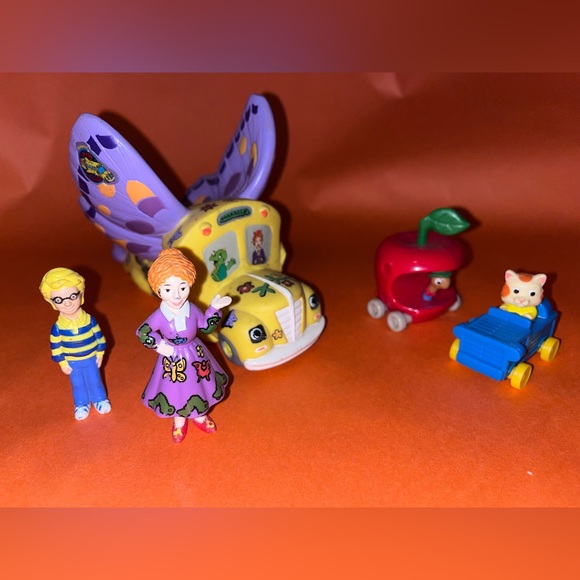 Other | Magic School Bus With Miss Frizzle Ralphie Richard Scary ...